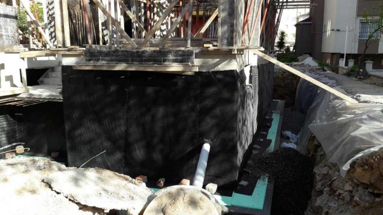 How to remove tar from pvc